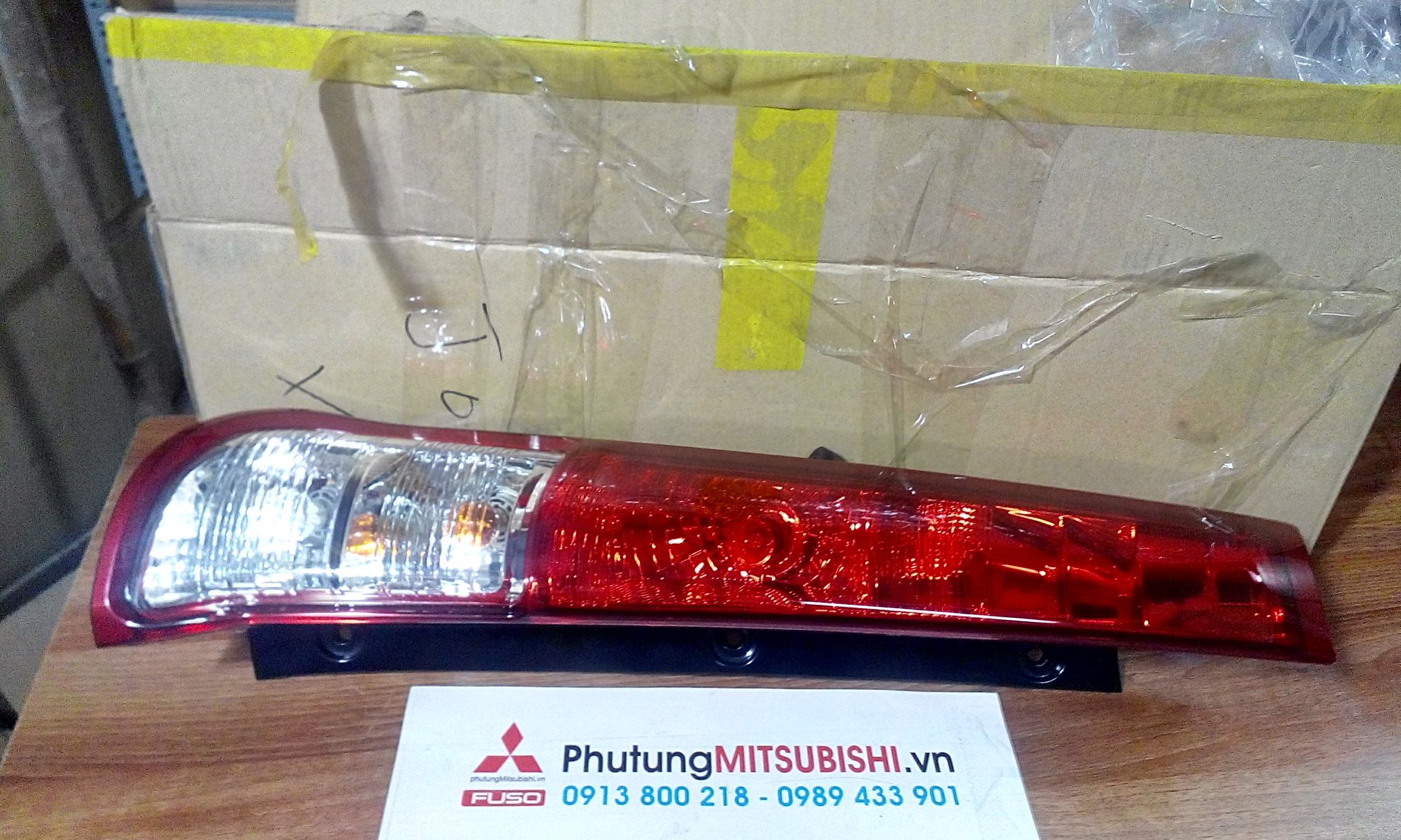 Đèn hậu xe Mitsubishi Jolie