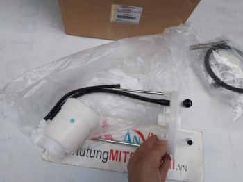 Lòng dè chắn bùn xe mitsubishi Xpander chính hãng